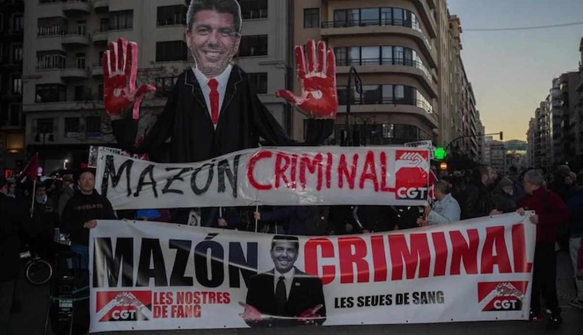 80.000 personas se manifestan, exigen la dimisión de Mazón